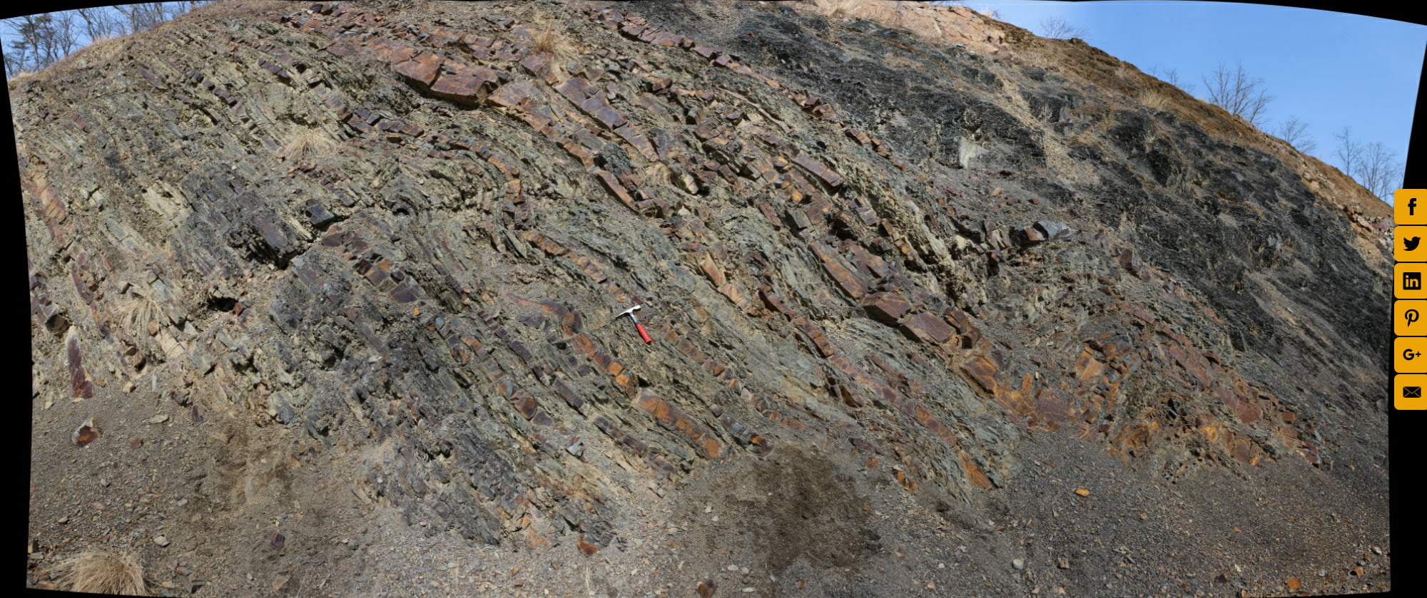 Small-scale detachment fold in Foreknobs Formation